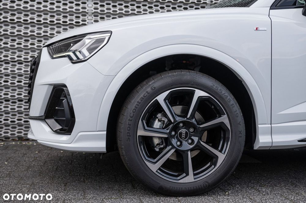 Nowy Audi Q3 Sportback 2025 - 184 900 PLN, 2 000 km - Otomoto.pl