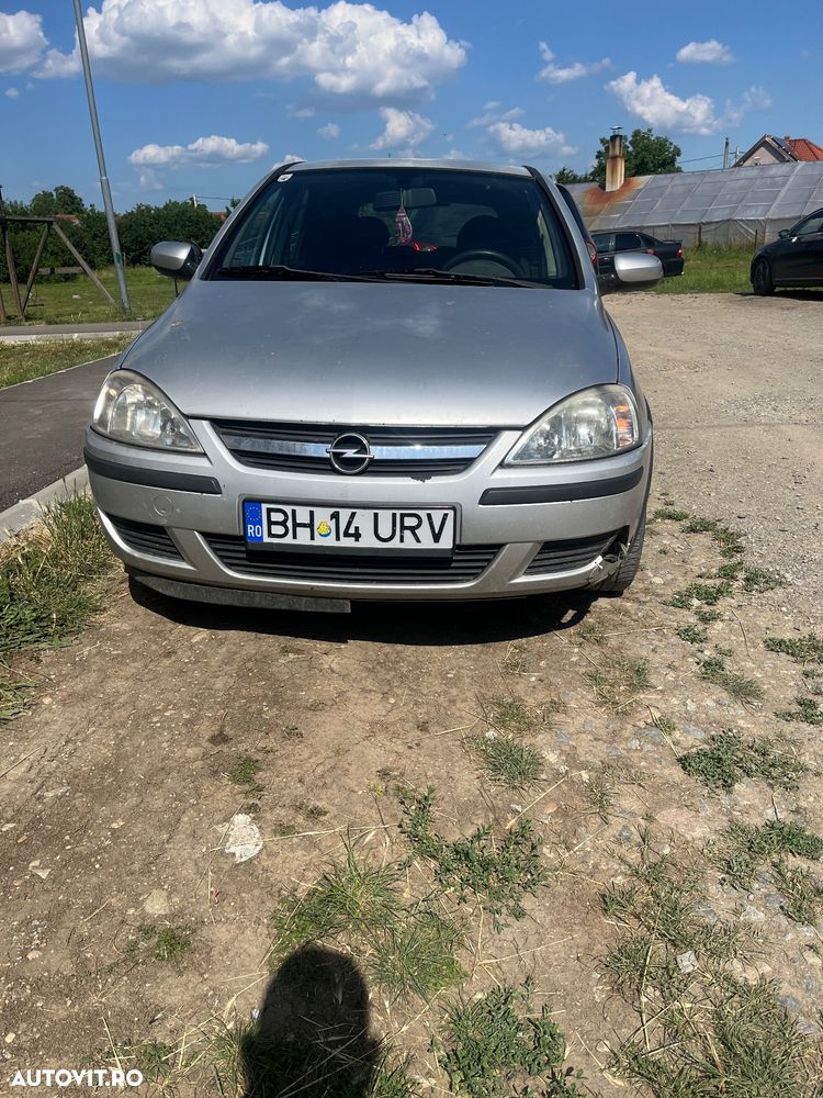 Second hand Opel Corsa - 1 500 EUR239 500 km - Autovit