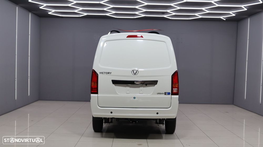 Novo Victory Van Cargo EV VAN URBAN CARGO 2025 - 30 135 EUR, 1 km ...