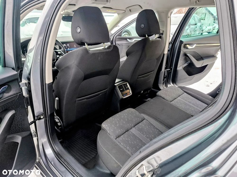 Używany Skoda Octavia 2023 - 79 900 PLN, 35 337 km - Otomoto.pl