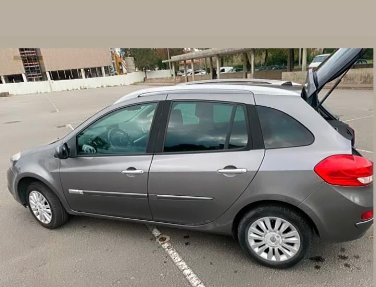 Usado Renault Clio Break 2010 - 5 930 EUR, 94 500 km - Standvirtual.com