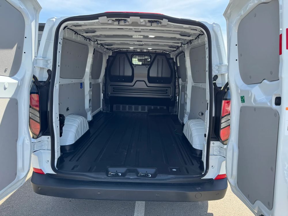 Nou Ford Transit Custom 2024 - 31 416 EUR, 1 km - Autovit.ro