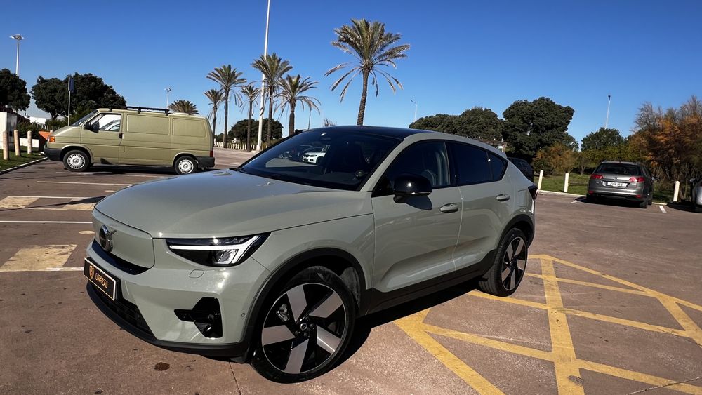 Usado Volvo C40 2022 - 35 950 EUR, 59 990 km - Standvirtual.com