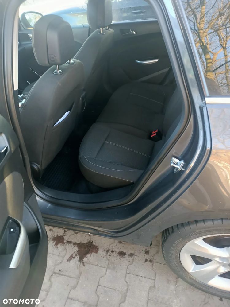 Używany Opel Astra 2011 - 23 800 PLN, 191 000 km - Otomoto.pl