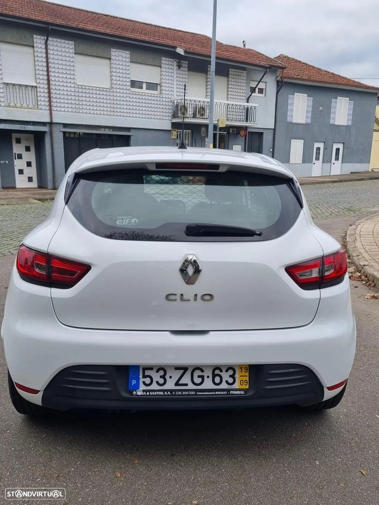 Usado Renault 4 2019 - 8 500 EUR, 178 000 km - Standvirtual.com