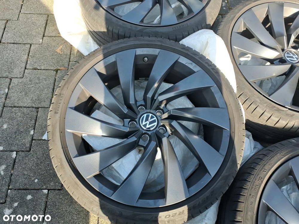 Używany Volkswagen Arteon 2023 - 148 899,99 PLN, 42 186 km - Otomoto.pl