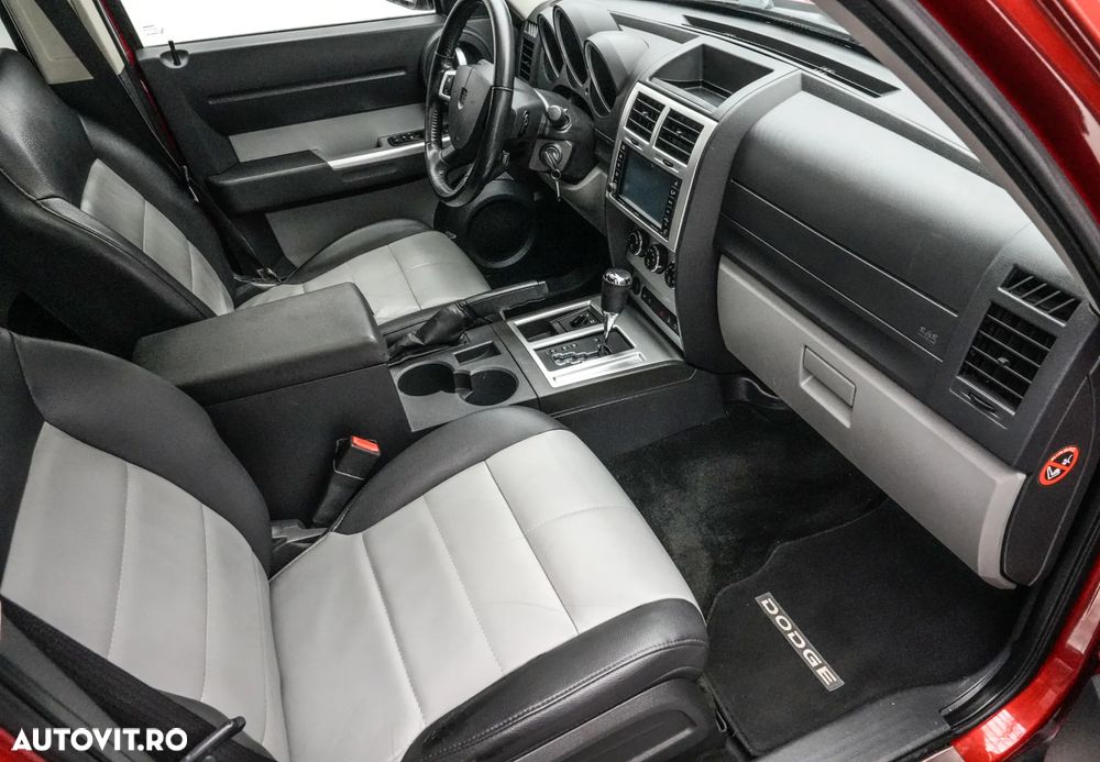 Utilizat Dodge Nitro 2010 - 5 990 EUR, 240 000 km - Autovit.ro
