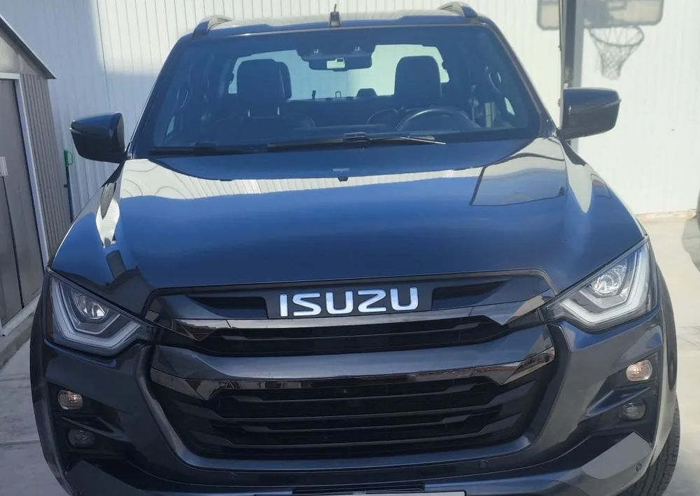 Usado Isuzu D-Max 2023 - 38 900 EUR, 46 980 km - Standvirtual.com