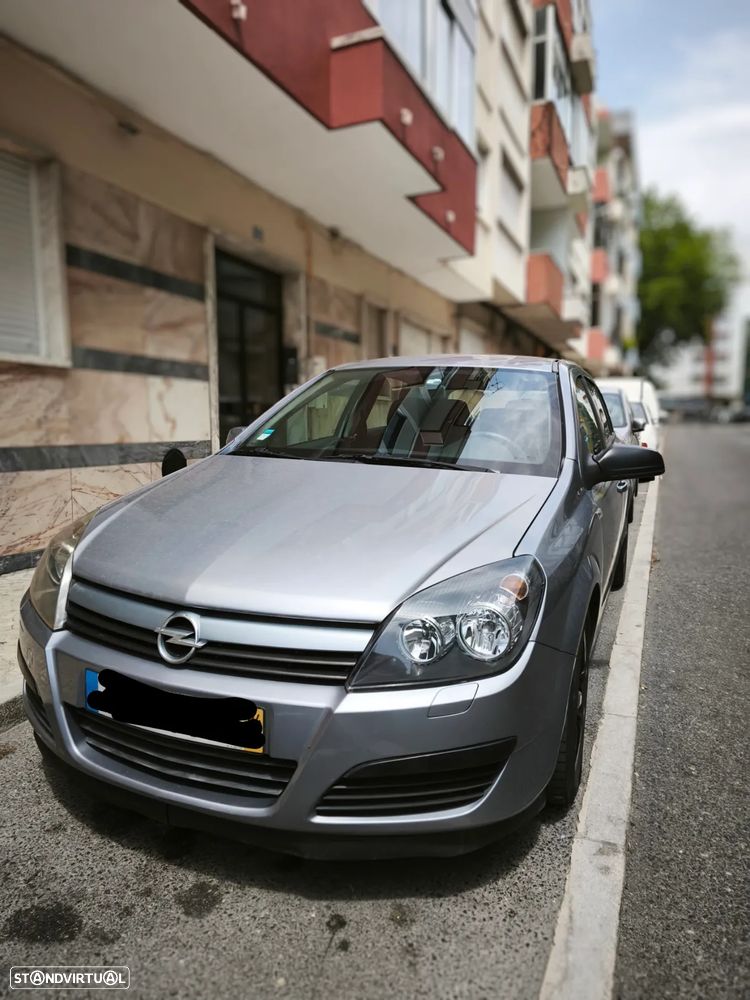 Usado Opel Astra 2004 - 2 100 EUR, 240 000 km - Standvirtual.com
