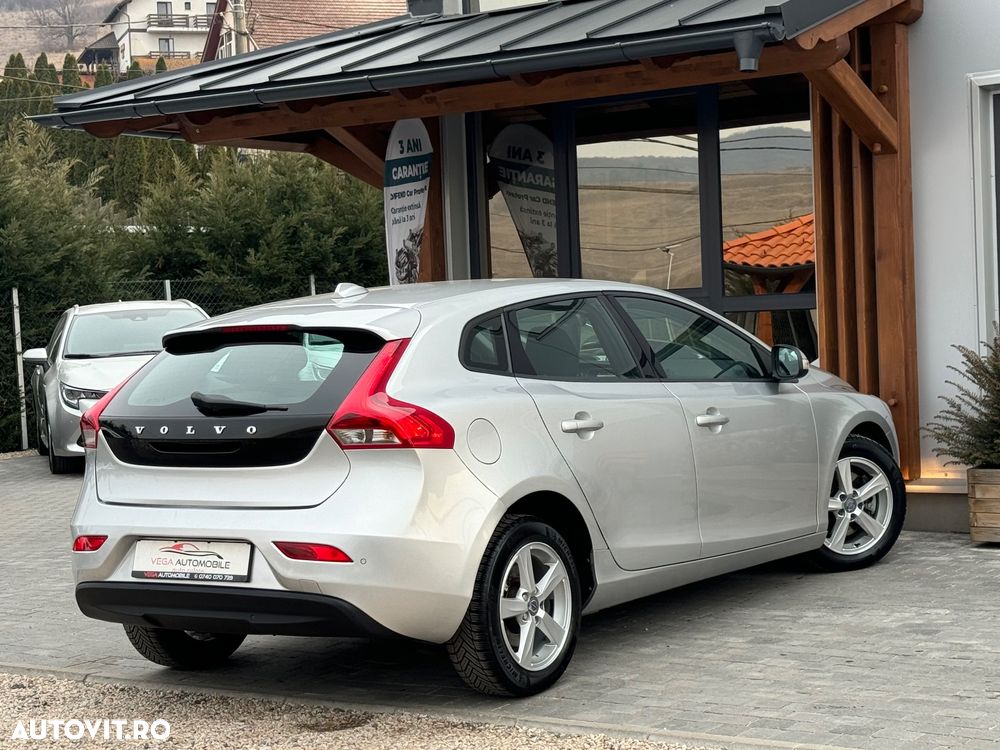 Utilizat Volvo V40 2014 - 6 999 EUR, 211 700 km - Autovit.ro
