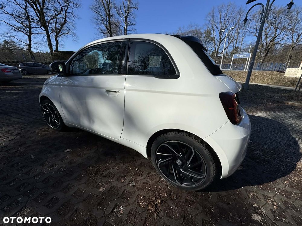 Używany Fiat 500e 2022 - 62 900 PLN, 16 000 km - Otomoto.pl