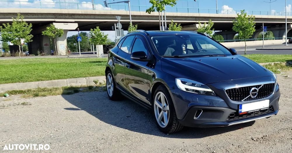 Second hand Volvo V40 - 12 550 EUR240 000 km - Autovit