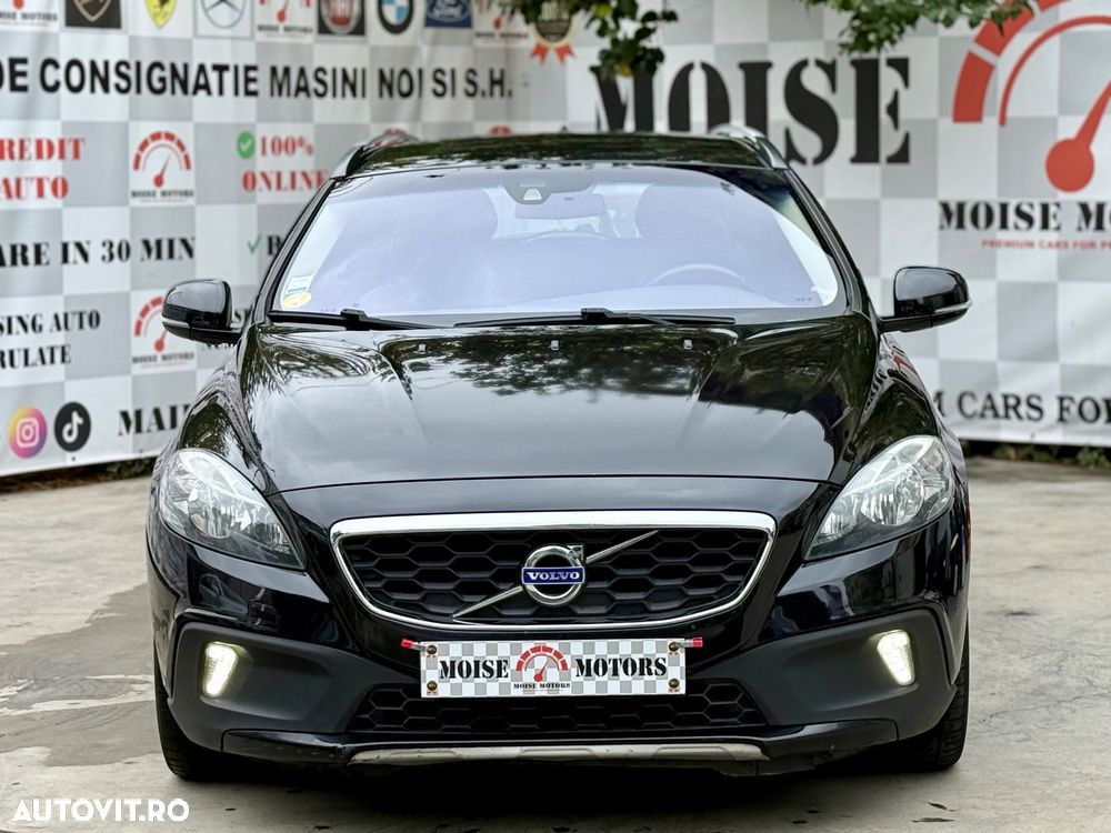 Utilizat Volvo V40 2014 - 8 490 EUR, 200 000 km - Autovit.ro