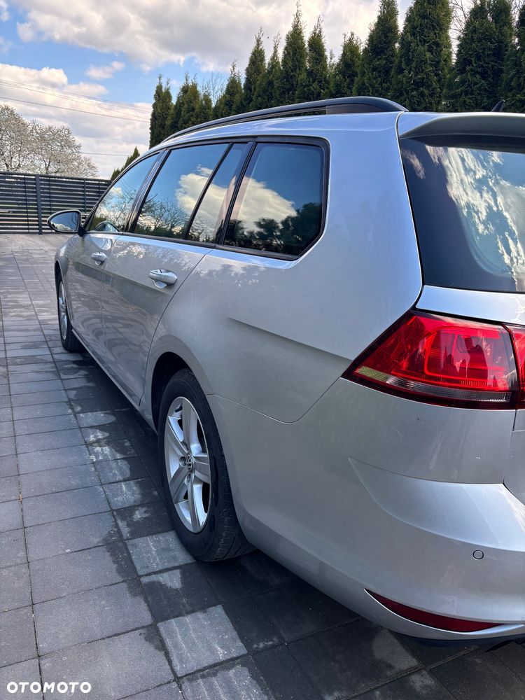 Pojazd Używany Marki Volkswagen Golf Pojazd Używany Z Kategorii