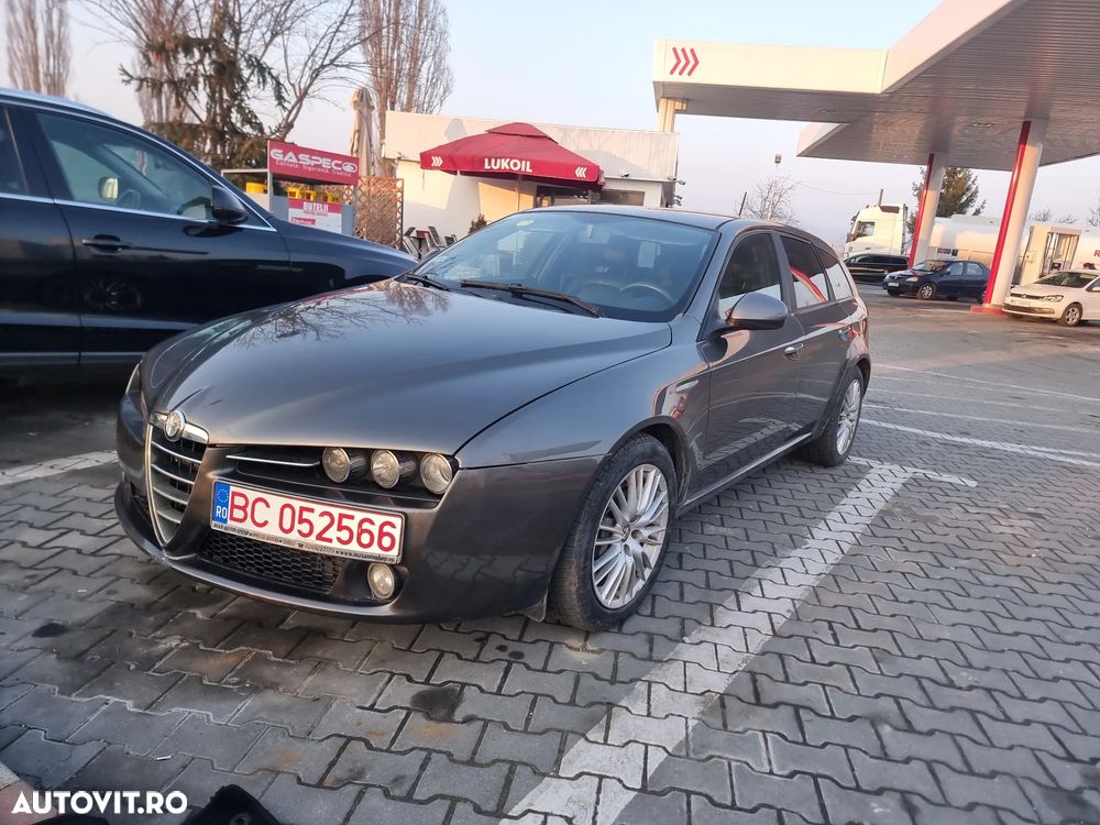 Utilizat Alfa Romeo 159 2010 - 4 500 EUR, 220 000 km - Autovit.ro
