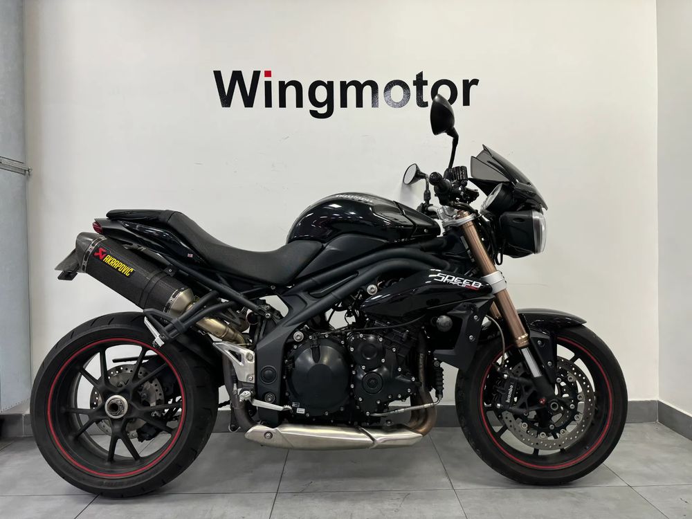 Usado Triumph Speed Triple 2011 - 6 500 EUR - Standvirtual.com