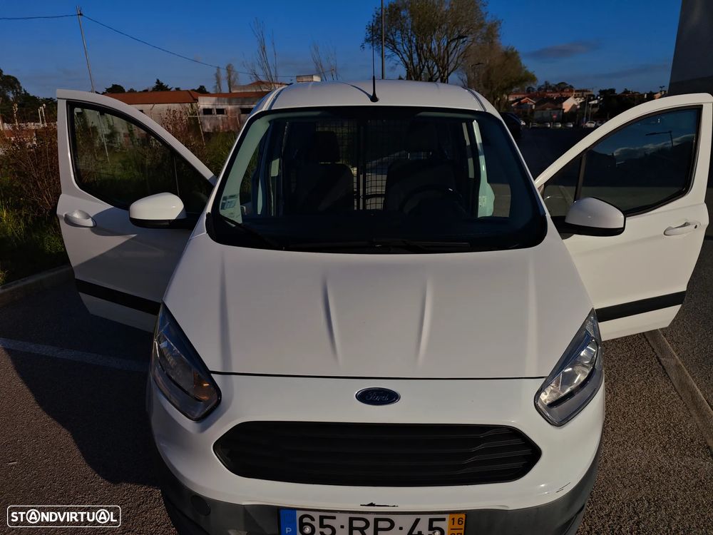 Usado Ford Transit Courier 2016 - 10 947 EUR, 58 817 km - Standvirtual.com