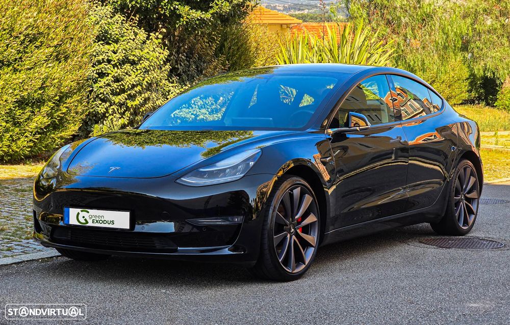 Usados Tesla Model 3 - 29 999 EUR106 000 km, 2019 - Standvirtual