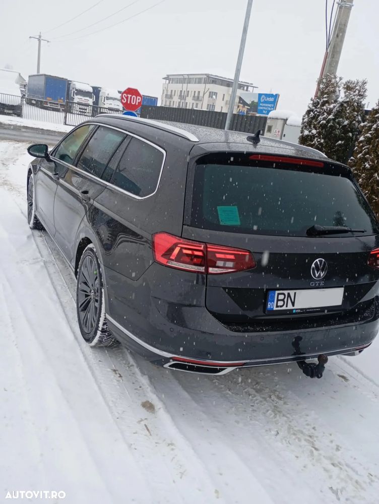Utilizat Volkswagen Passat 2021 - 17 800 EUR, 250 131 km - Autovit.ro
