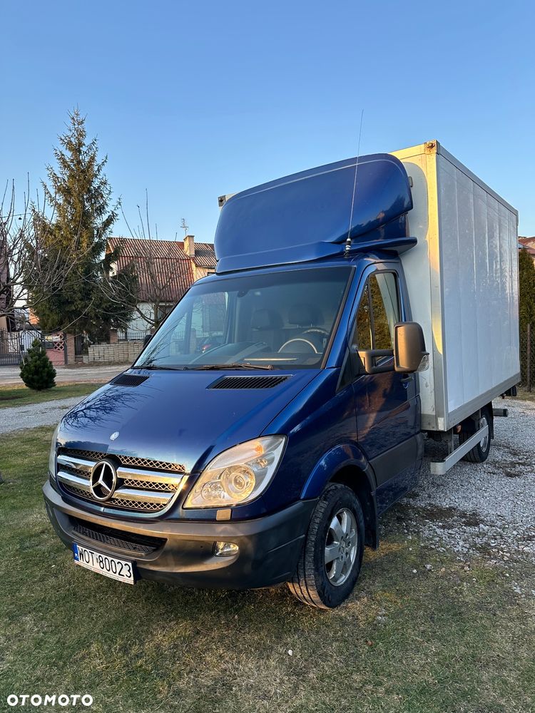 Używany Mercedes-Benz Sprinter 319 automat kontener winda 2009 - 49 200 ...