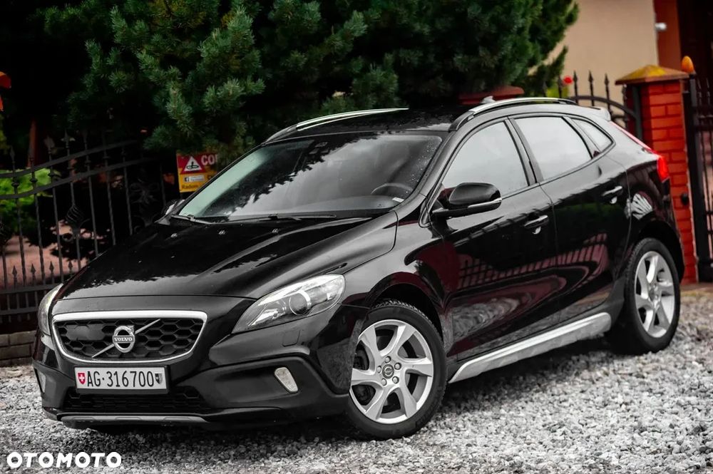 Używany Volvo V40 Cross Country 2015 - 51 900 PLN, 171 332 km - Otomoto.pl