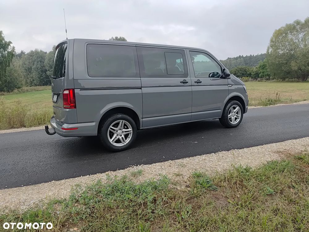 Używany Volkswagen Caravelle 2015 - 83 900 PLN, 188 900 km - Otomoto.pl