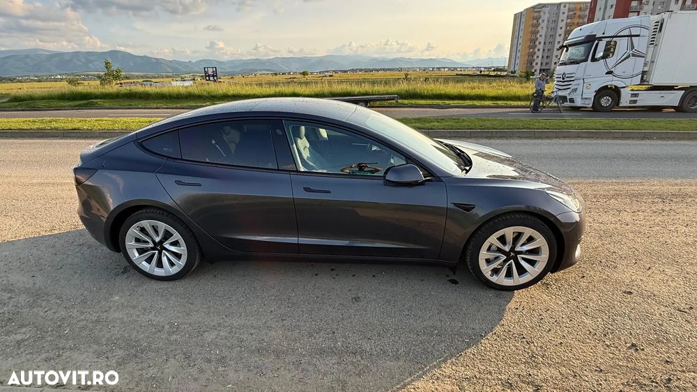 Utilizat Tesla Model 3 2023 - 29 500 EUR, 18 300 km - Autovit.ro