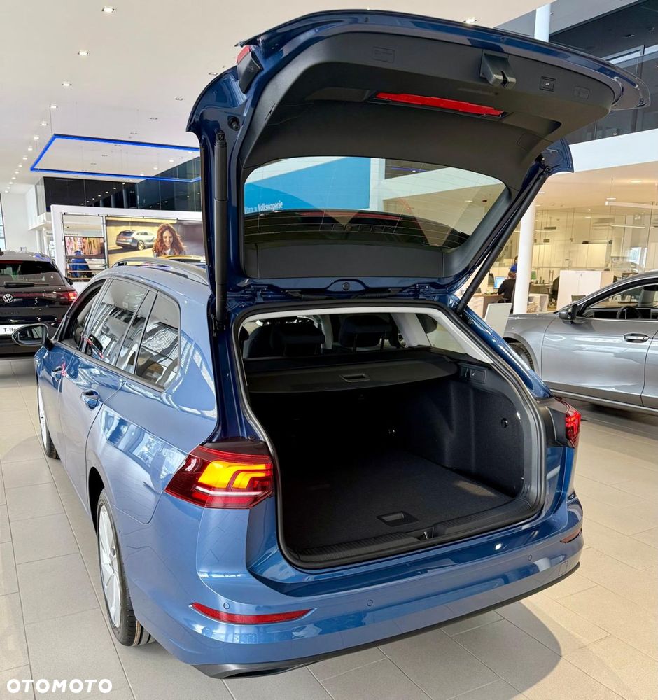 Nowy Volkswagen Golf Variant 2025 - 110 366 PLN, 8 km - Otomoto.pl