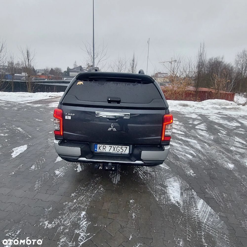 Używany Mitsubishi L200 2021 - 125 000 PLN, 96 700 km - Otomoto.pl