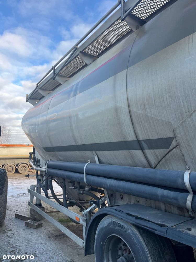 Używany Spitzer SF2436 1994 - 30 750 PLN - Otomoto.pl