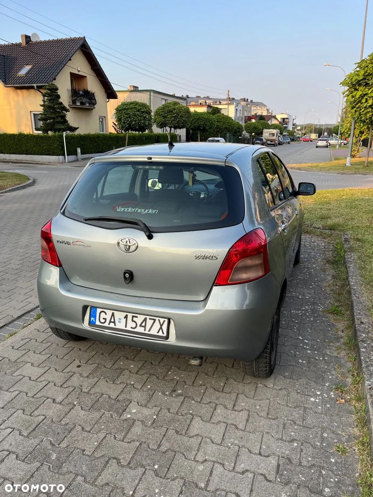 Używany Toyota Yaris 2007 - 10 500 PLN, 198 000 km - Otomoto.pl