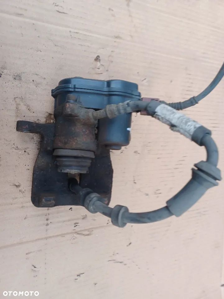 Używany Zaciski - 80 PLN - Otomoto.pl