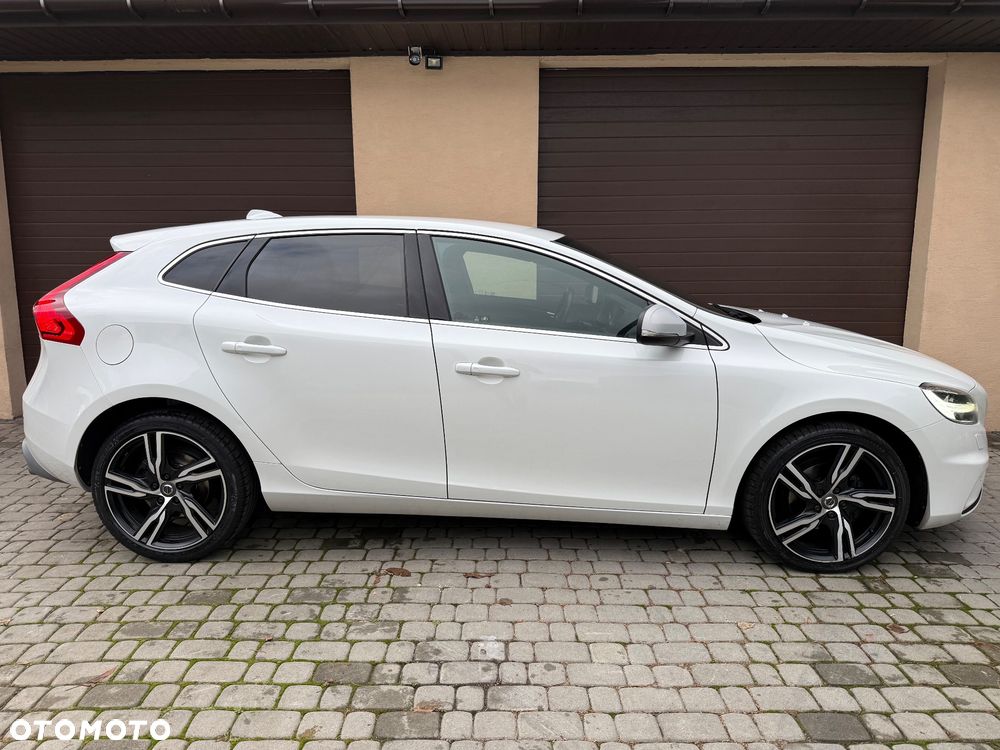 Używany Volvo V40 2017 - 49 999 PLN, 172 999 km - Otomoto.pl