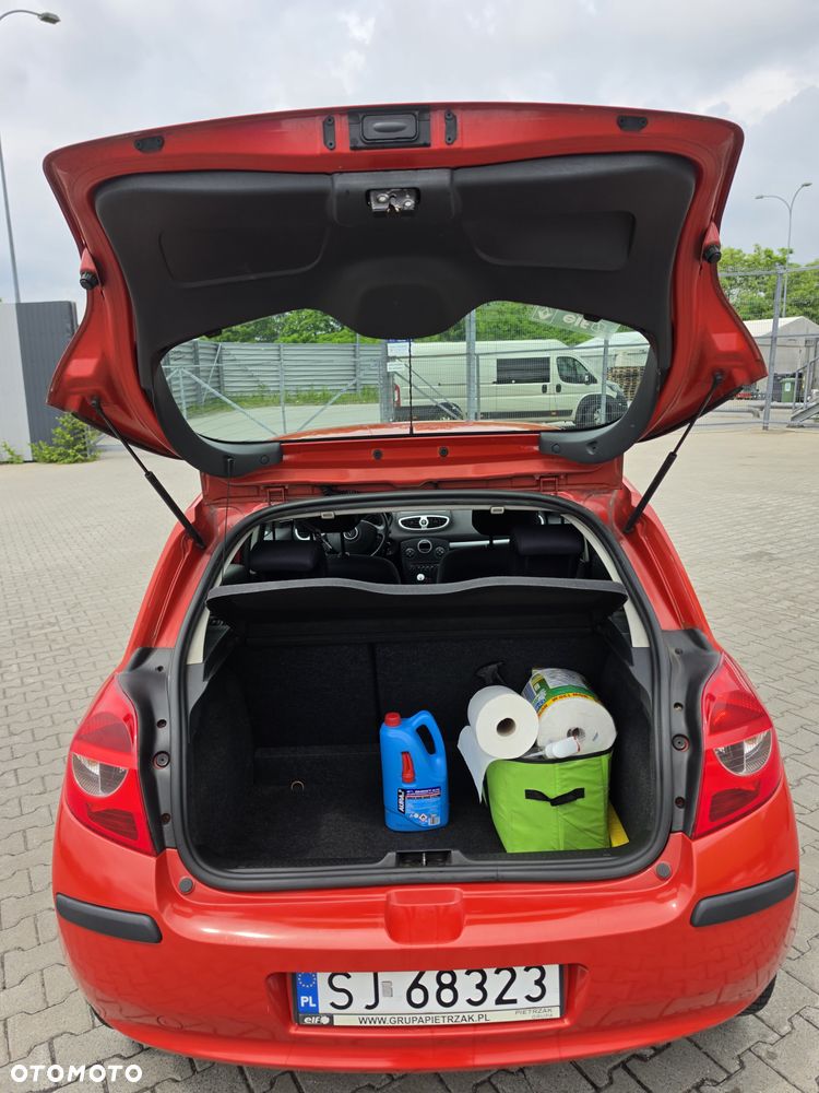 Używany Renault Clio 2005 - 7 200 PLN, 132 949 km - Otomoto.pl