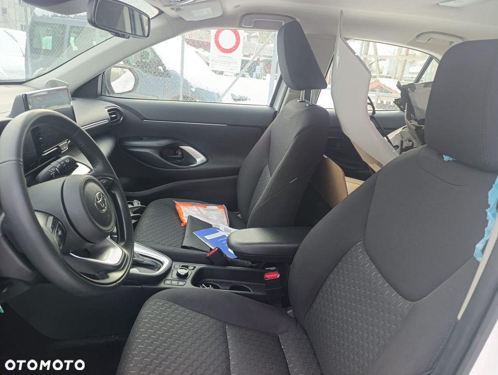 Używany Toyota Yaris Cross 2025 - 64 900 PLN, 10 916 km - Otomoto.pl