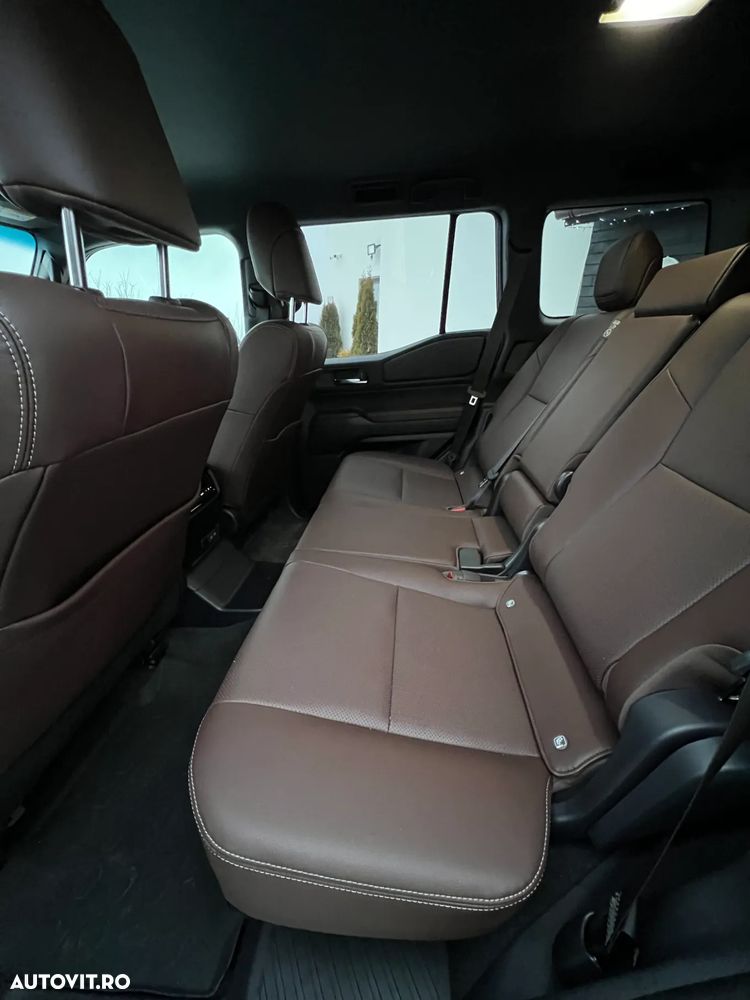 Utilizat Toyota Land Cruiser 2025 - 66 000 EUR, 6 700 km - Autovit.ro