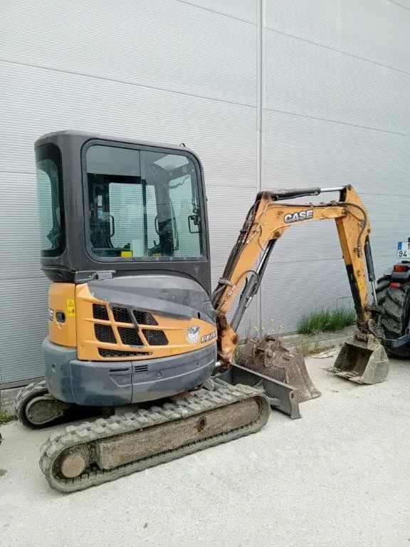 Usado Case CX26B 2015 - 33 210 EUR, - Standvirtual.com