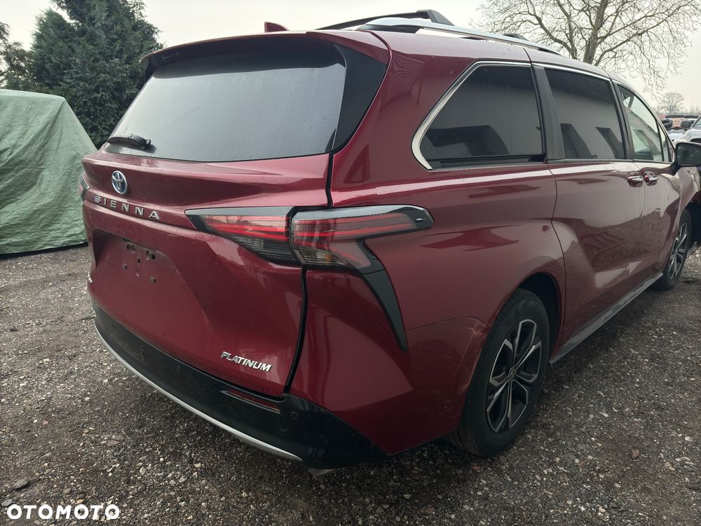Używany Toyota Sienna 2025 - 150 000 PLN, 24 000 km - Otomoto.pl