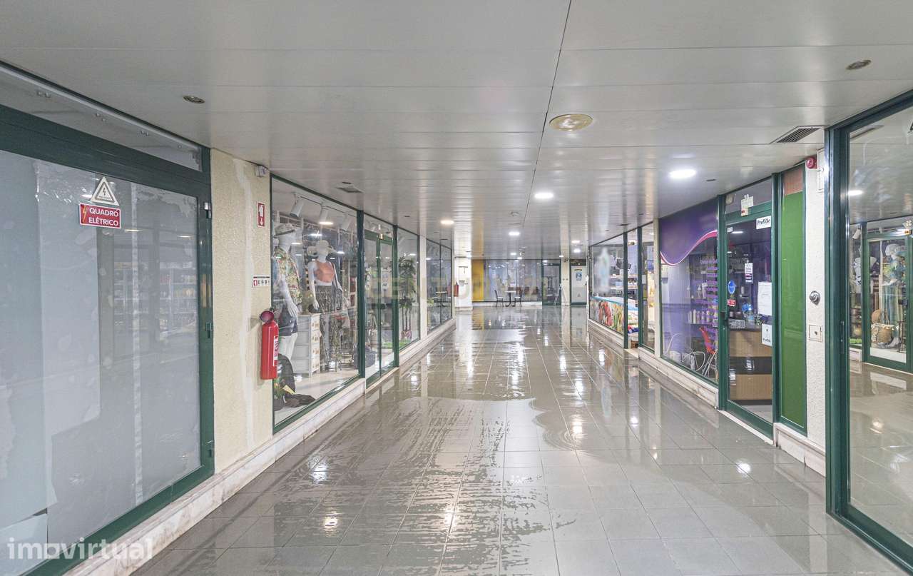 2 466 m², loja para comprar - Rua de Angola, Cacém e São Marcos ...