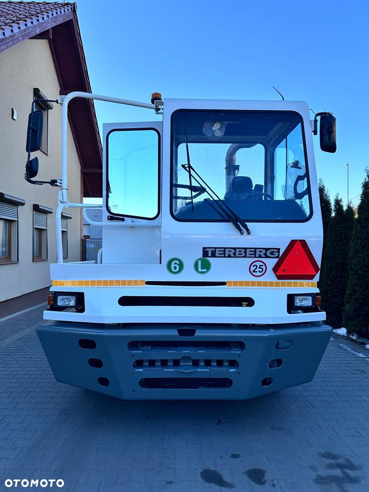 Używany Terberg Yt222 2015 - 67 650 EUR, 16 300 km - Otomoto.pl