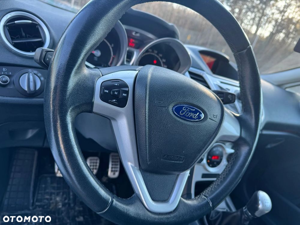 Używany Ford Fiesta 2011 - 15 900 PLN, 175 000 km - Otomoto.pl