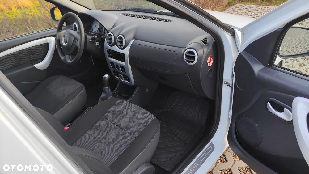 Używany Dacia Logan 2011 - 10 900 PLN, 200 000 km - Otomoto.pl