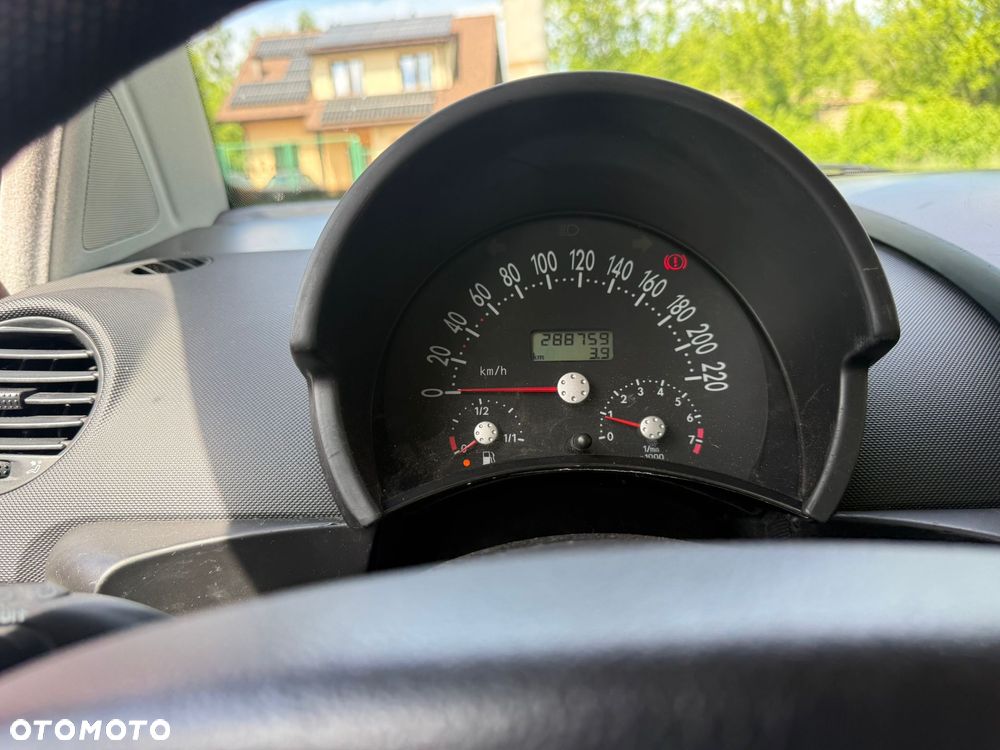 Używany Volkswagen New Beetle 1998 - 4 800 PLN, 288 759 km - Otomoto.pl