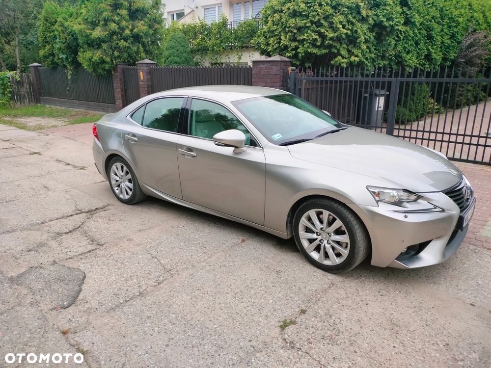 Używany Lexus IS 2016 - 73 500 PLN, 175 000 km - Otomoto.pl