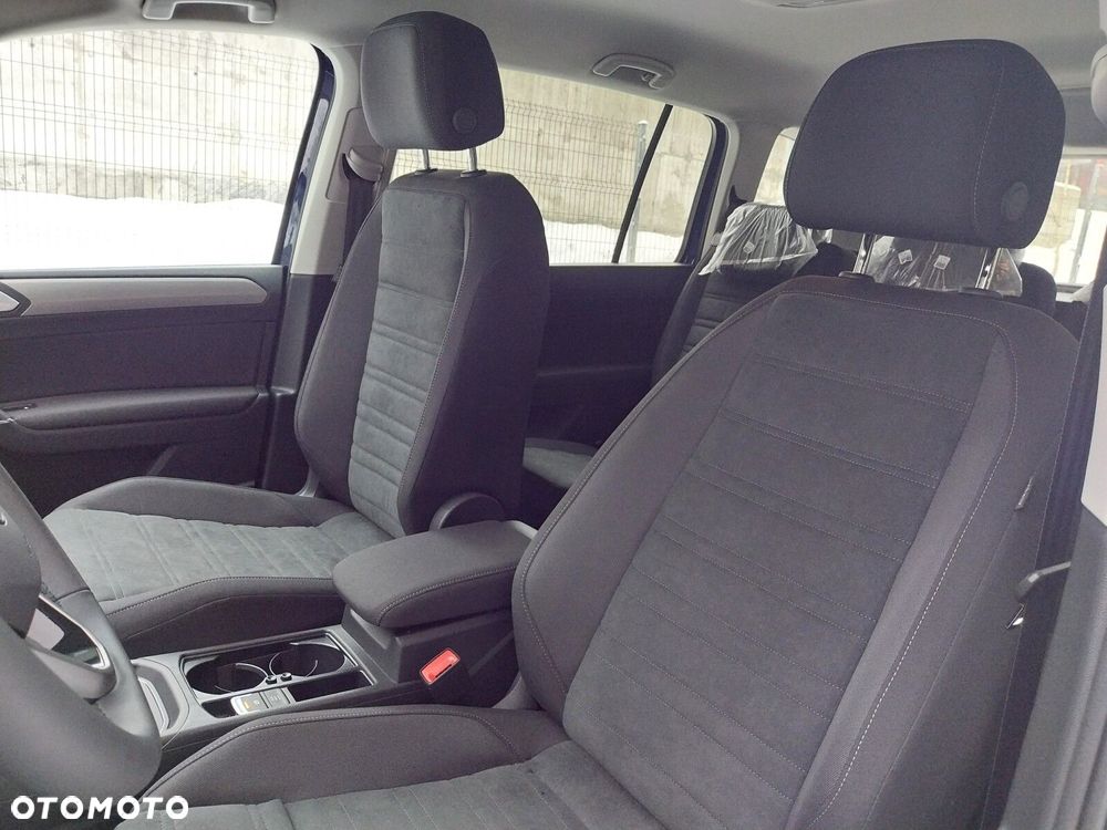 Nowy Volkswagen Touran 2025 - 154 900 PLN, 1 km - Otomoto.pl