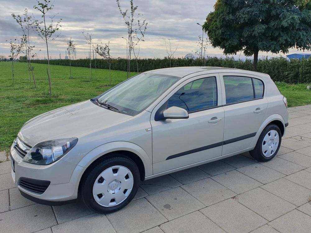 Utilizat Opel Astra 2006 - 4 350 EUR, 31 814 km - Autovit.ro