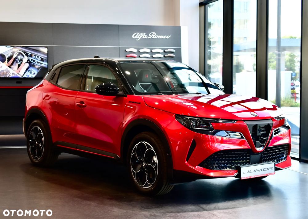 Nowy Alfa Romeo Junior 2024 - 175 900 PLN, 1 km - Otomoto.pl