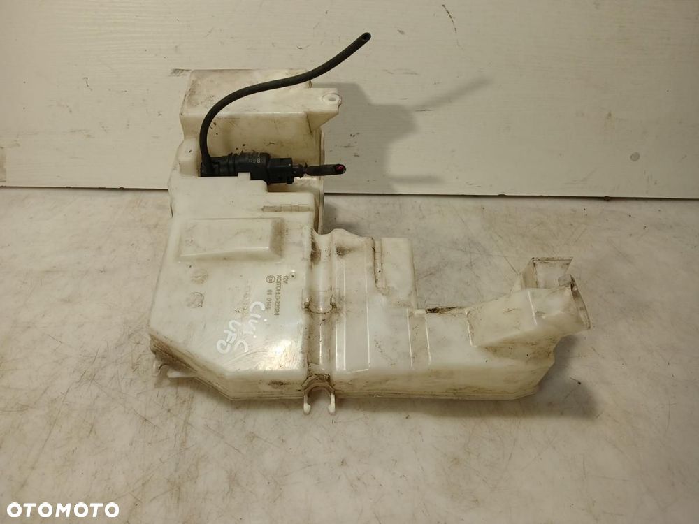 Używany Zbiorniki płynu do spryskiwaczy - 220 PLN - Otomoto.pl