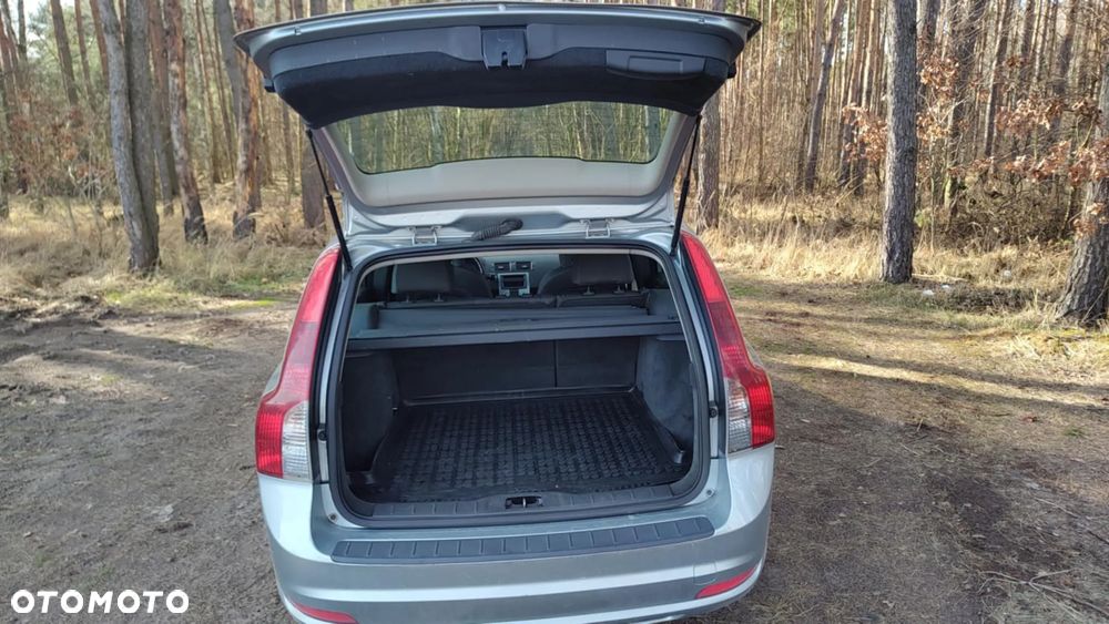 Używany Volvo V50 2007 - 9 000 PLN, 275 060 km - Otomoto.pl