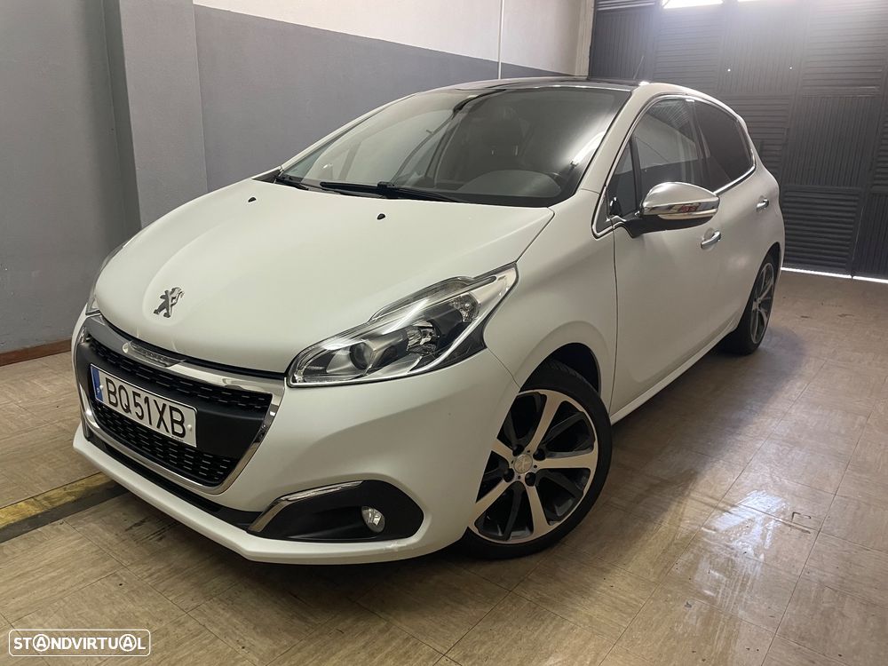 Usado Peugeot 208 2017 - 9 990 EUR, 129 181 km - Standvirtual.com
